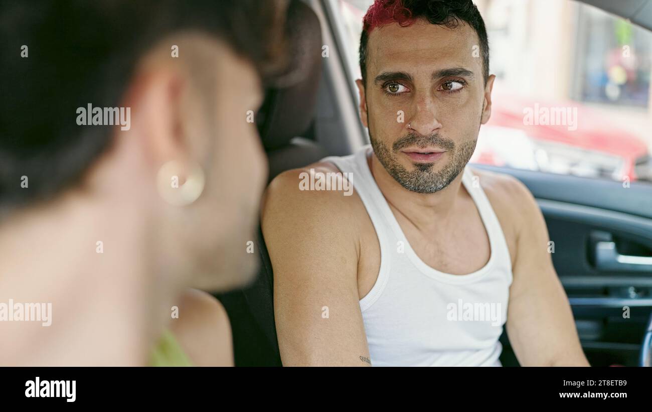Lgbtq gay male couple travel hi-res stock photography and images - Alamy