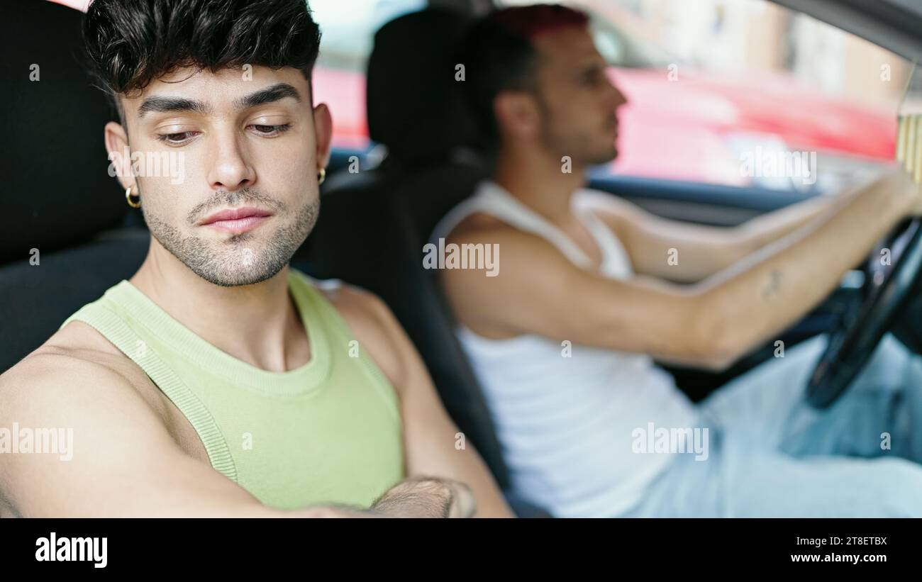 Two men arguing street hi-res stock photography and images - Alamy