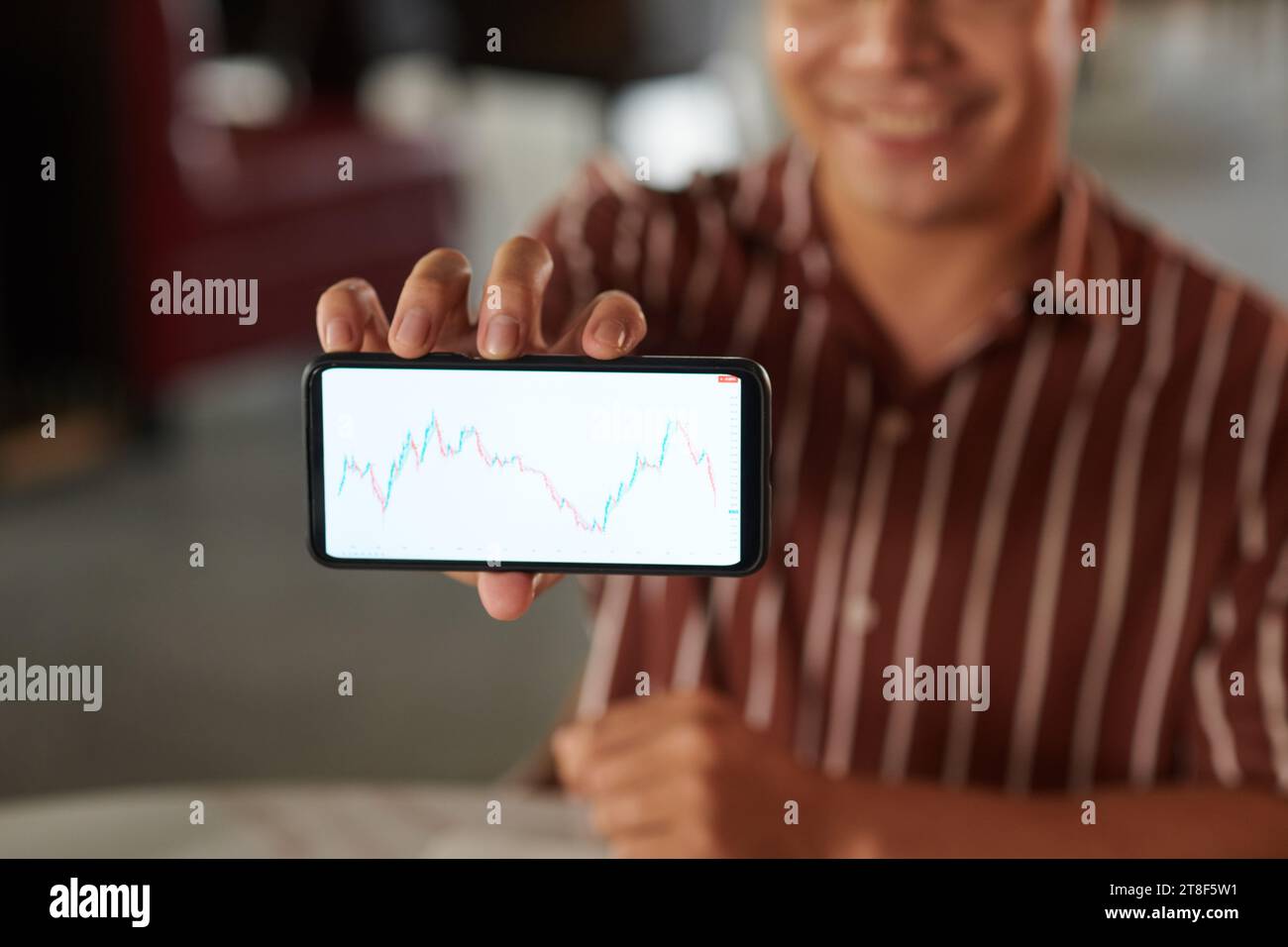 Chart profit increase screen hi-res stock photography and images - Alamy