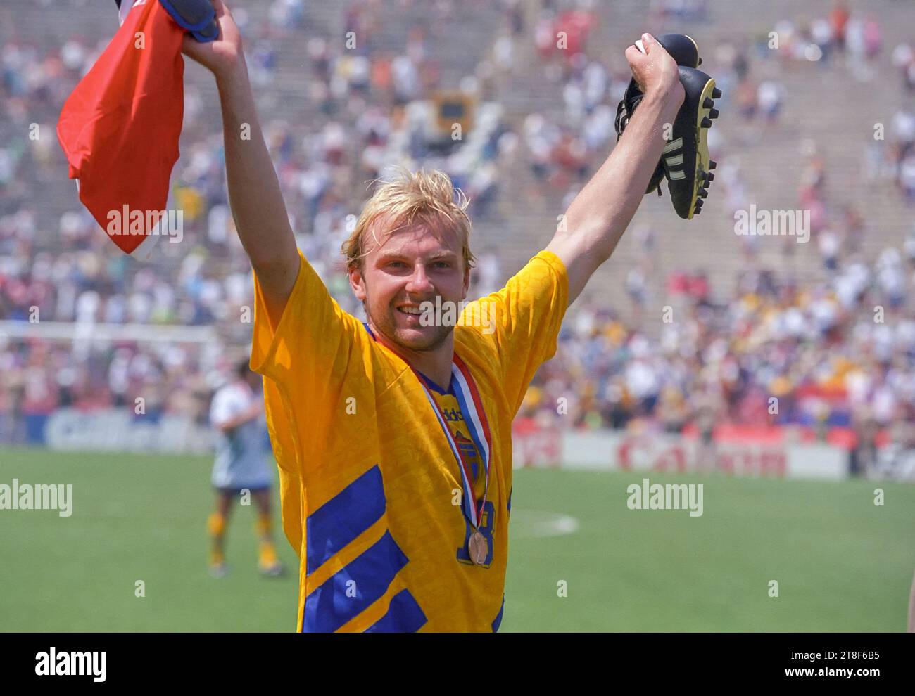 Los angeles coliseum 1994 world cup hi-res stock photography and images ...