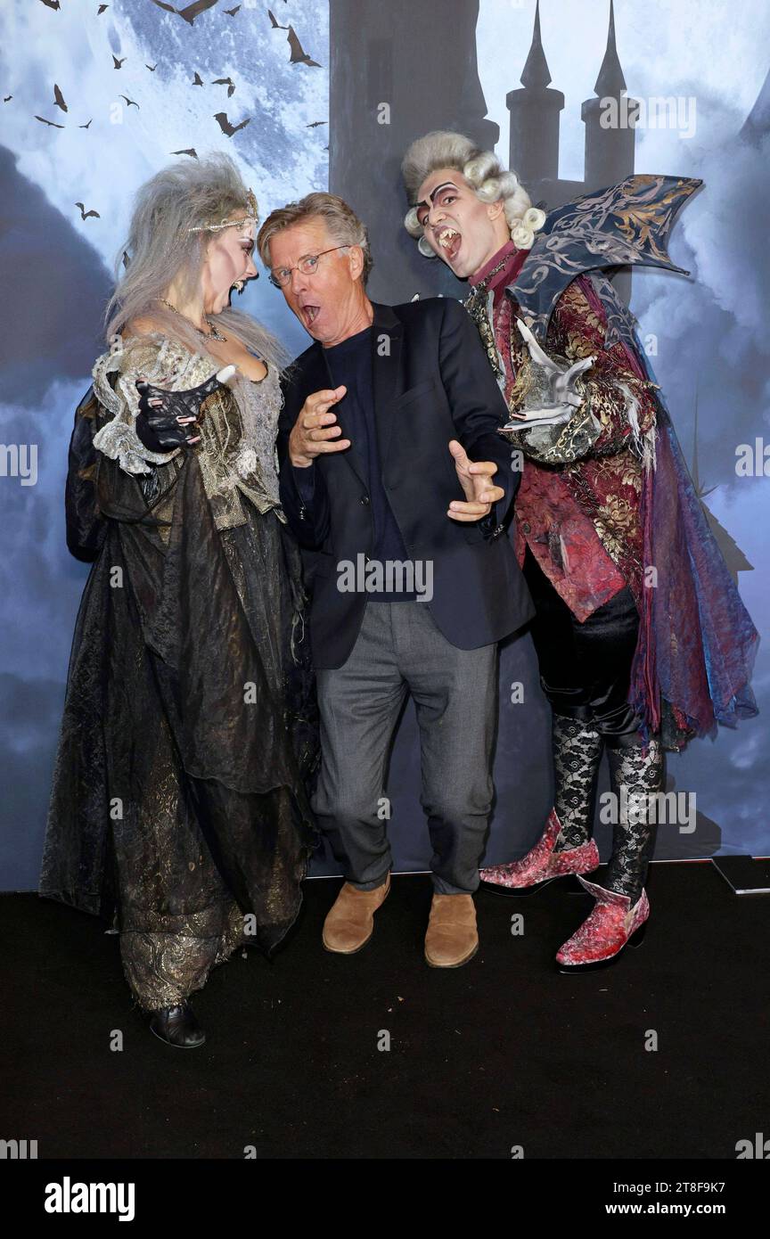 Nick Wilder bei der Premiere des Musicals Tanz der Vampire im Stage ...