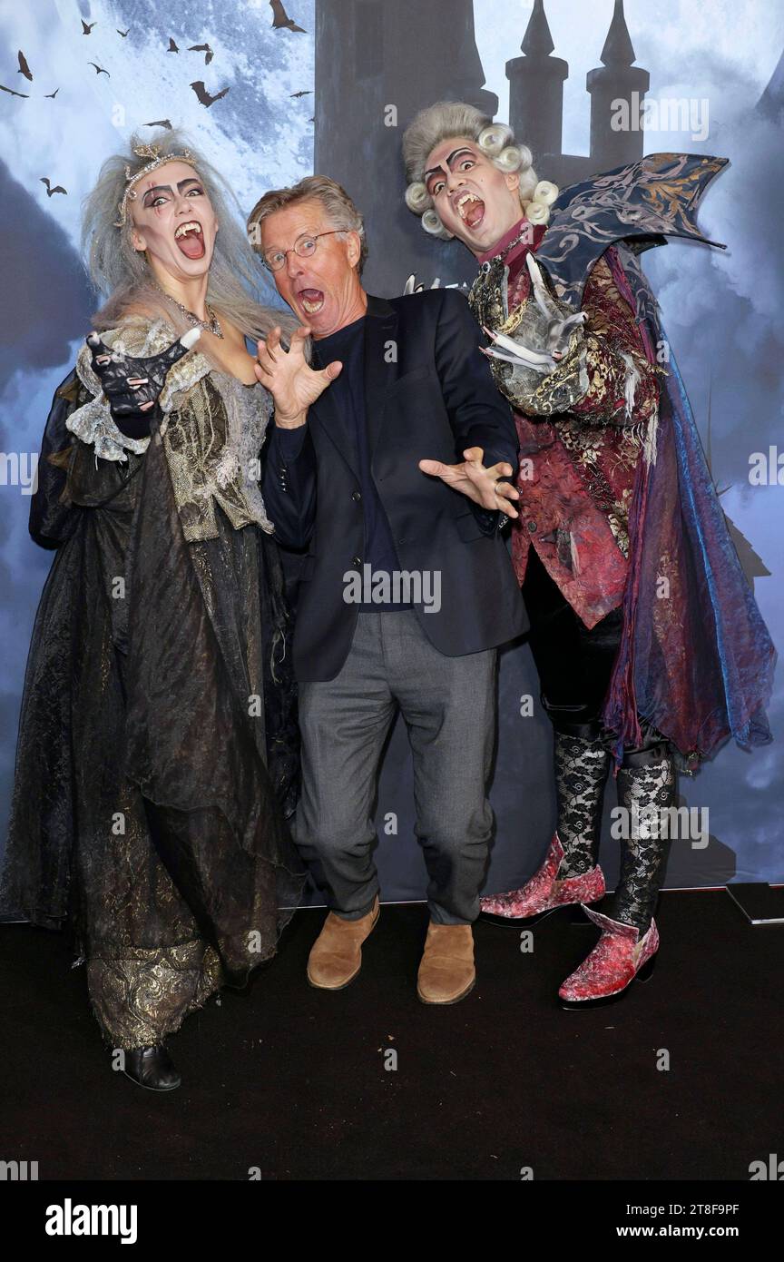 Nick Wilder bei der Premiere des Musicals Tanz der Vampire im Stage ...