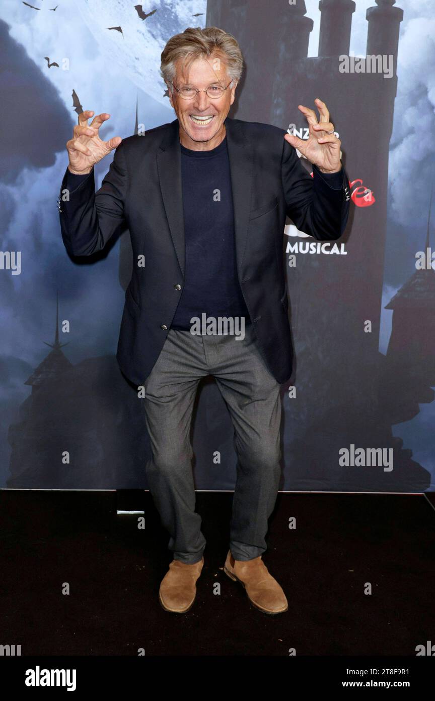 Nick Wilder bei der Premiere des Musicals Tanz der Vampire im Stage ...