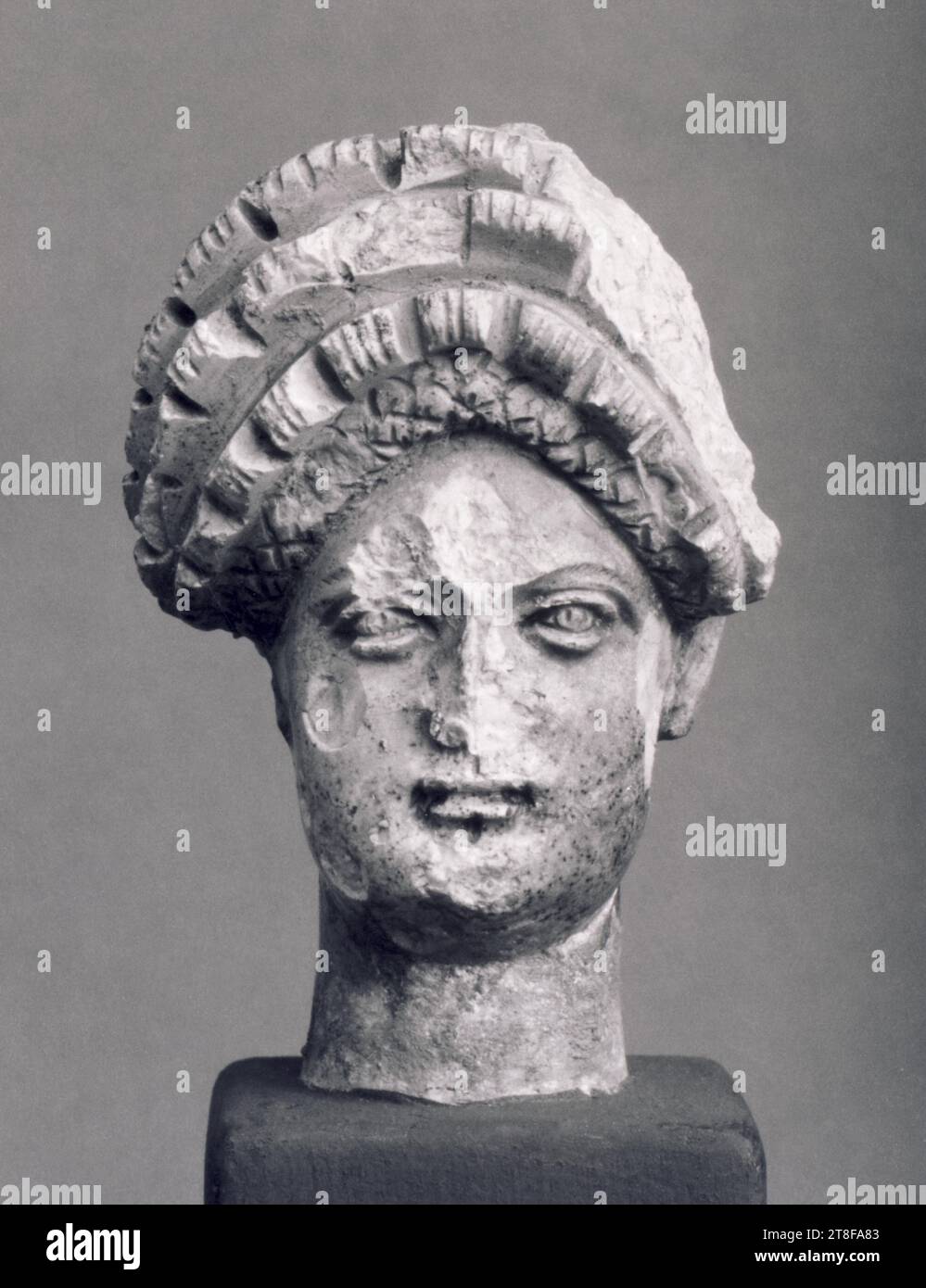 Miniature portrait of Domitia Longina (?), 90 - 120, Sculpture, Head ...