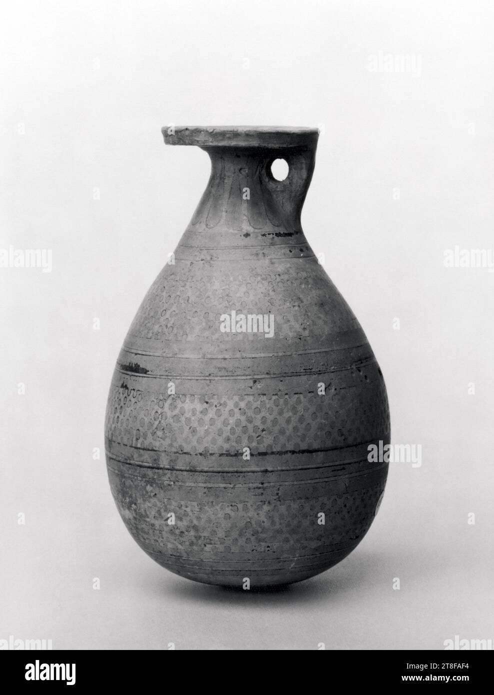 Aryballos hi-res stock photography and images - Alamy