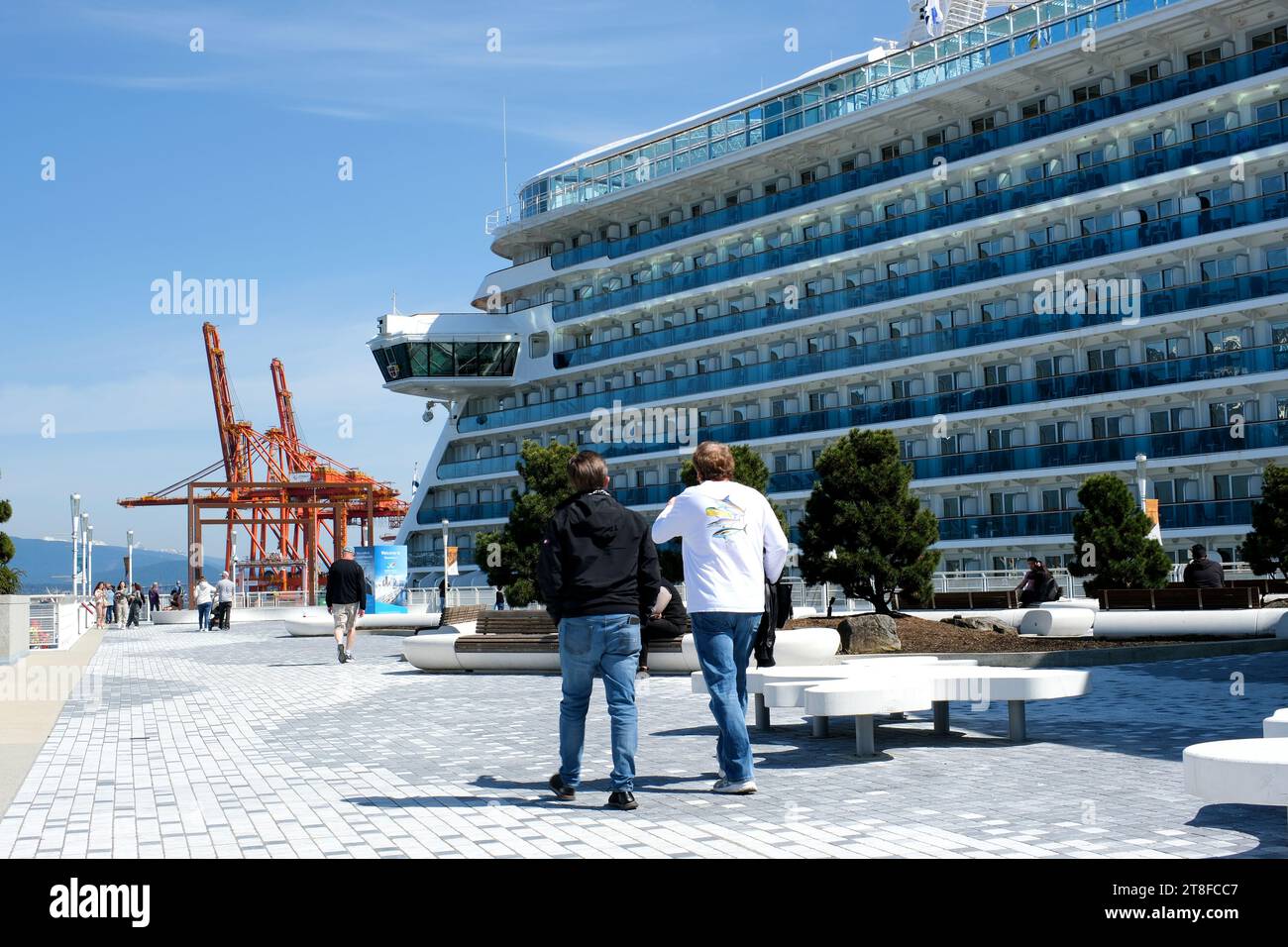 Various recognizable places attractions hi-res stock photography and ...