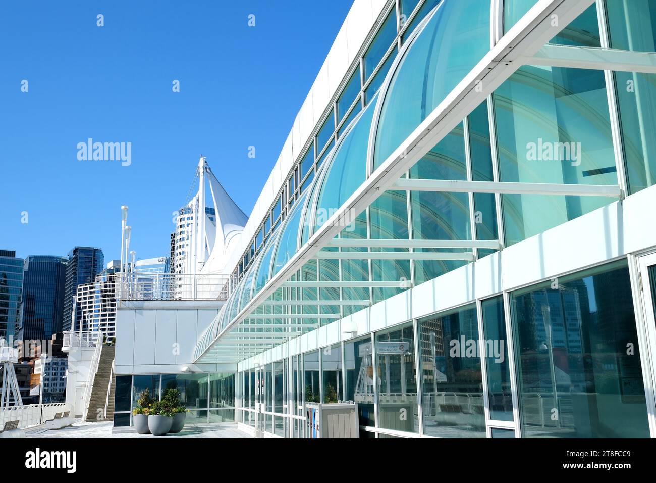 Various recognizable places attractions hi-res stock photography and ...