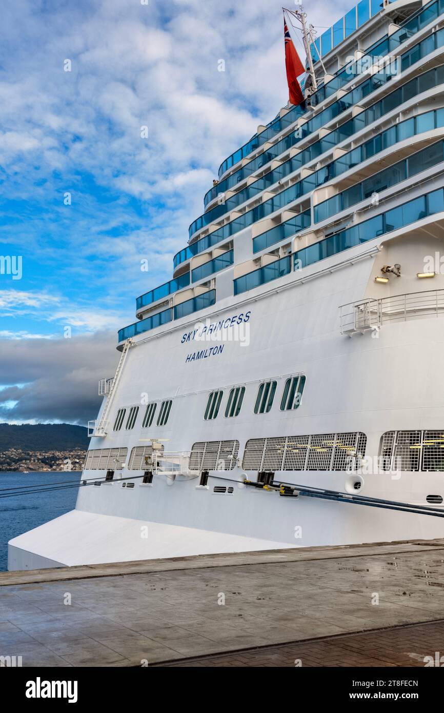Sky Princess cruise ship aft end, docked a Muelle Transatlantic 2 ...