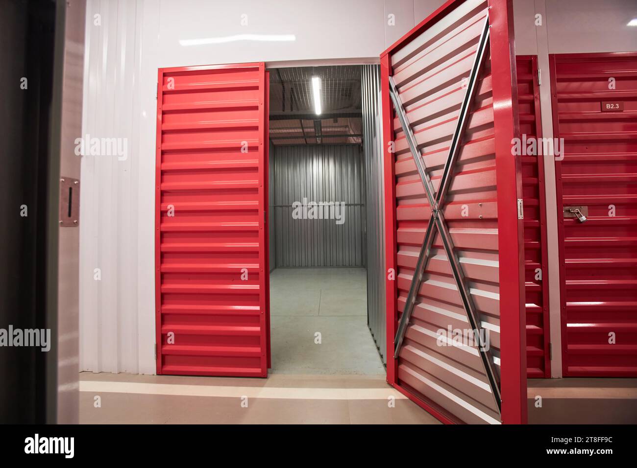 Self service storage facility hi-res stock photography and images - Alamy