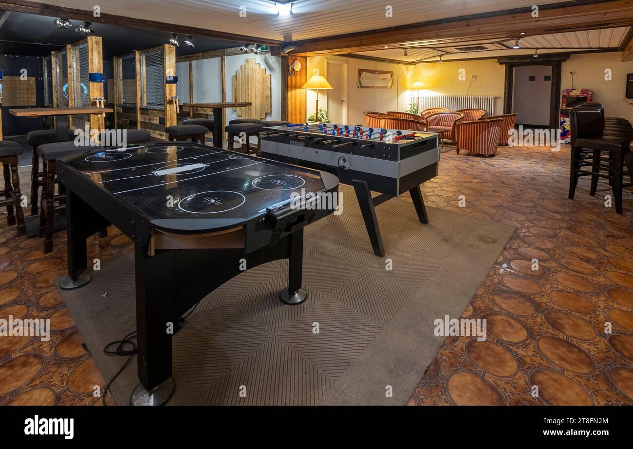 Well lit areas hi-res stock photography and images - Alamy