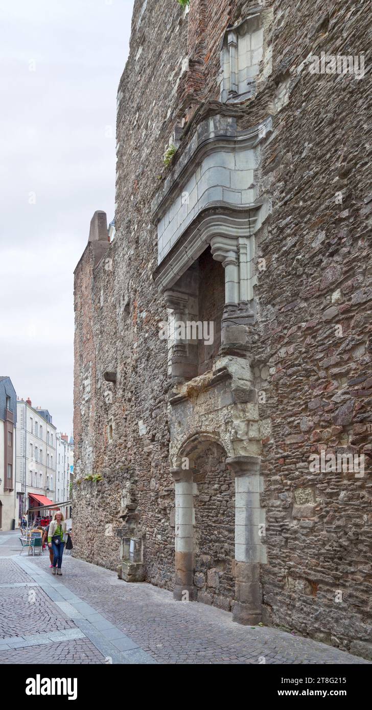 Fifteenth century building hi-res stock photography and images - Alamy