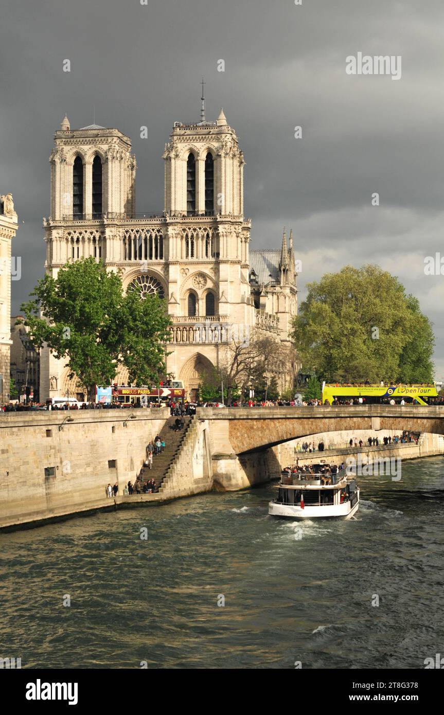 Moments in paris Stock Photo - Alamy