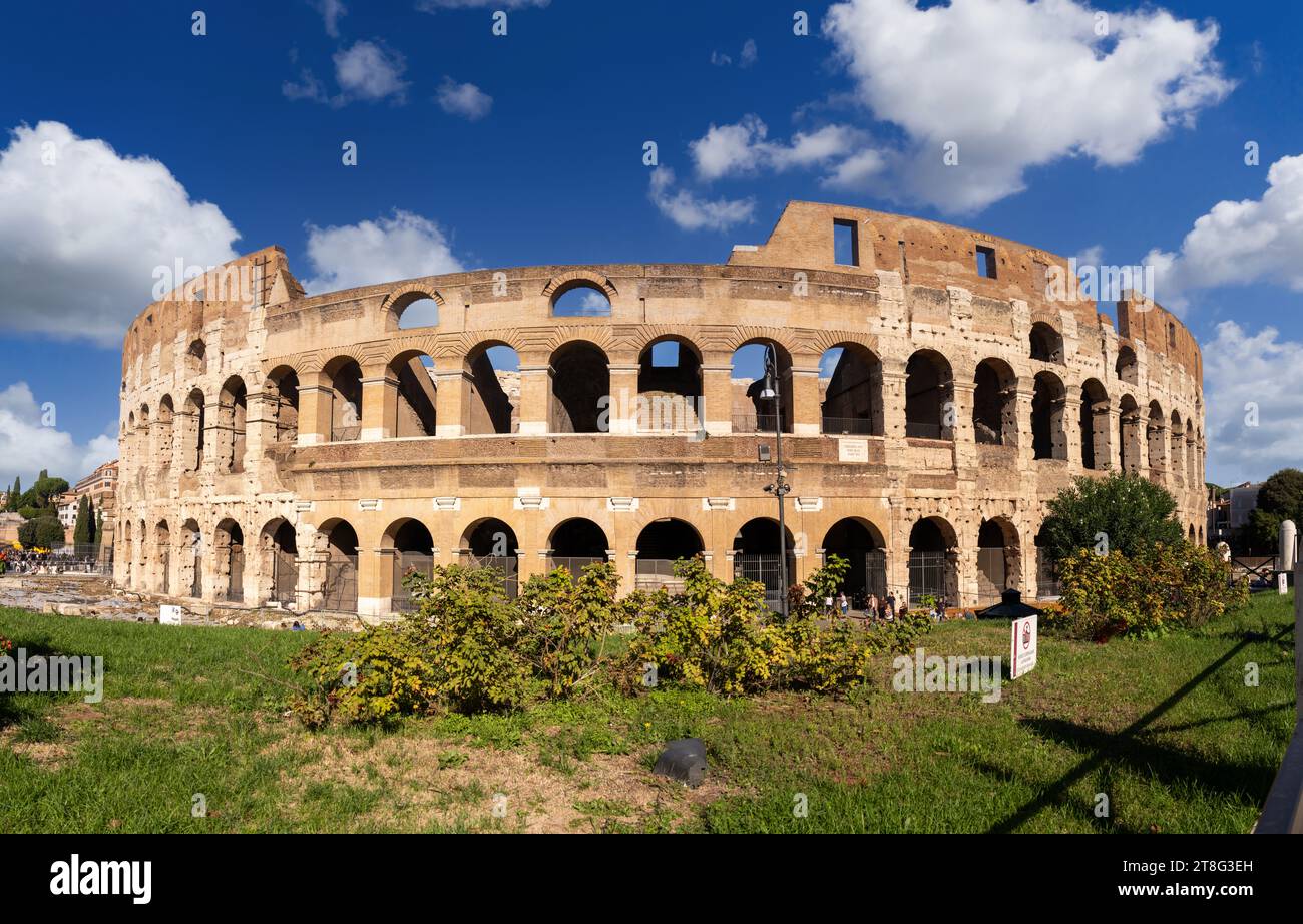 Full rear view hi-res stock photography and images - Alamy