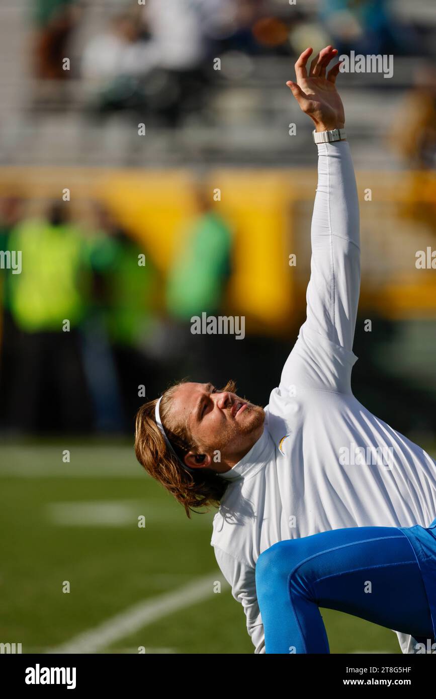 Los Angeles Chargers quarterback Justin Herbert (10) stretches before ...