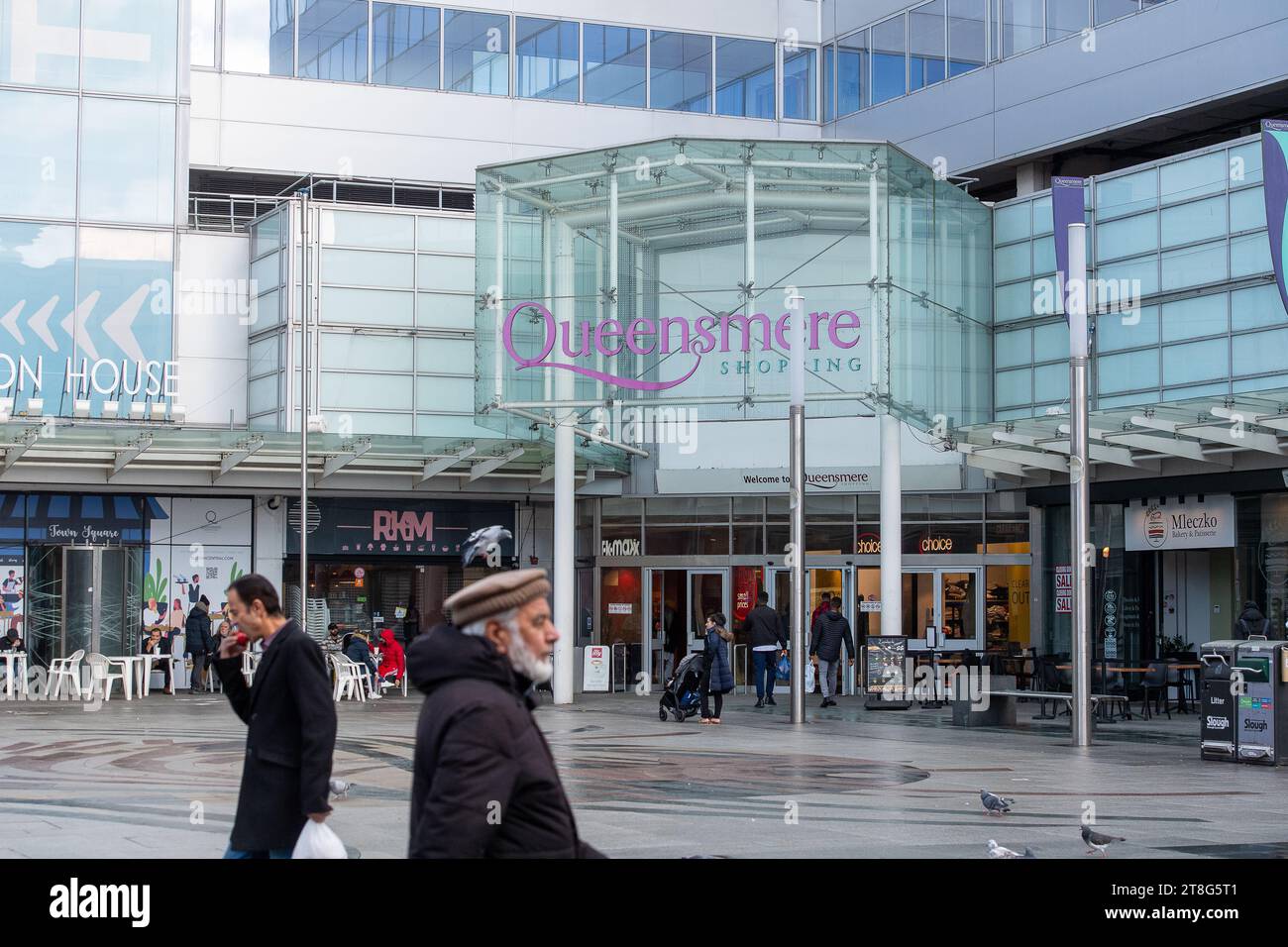 Slough, UK. 20th November, 2023. Queensmere Shopping Centre off Slough ...