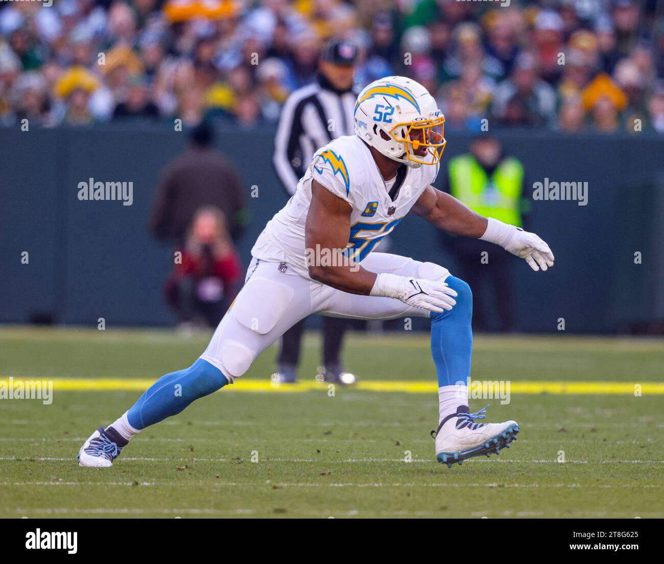 Los Angeles Chargers linebacker Khalil Mack (52) plays defense during ...