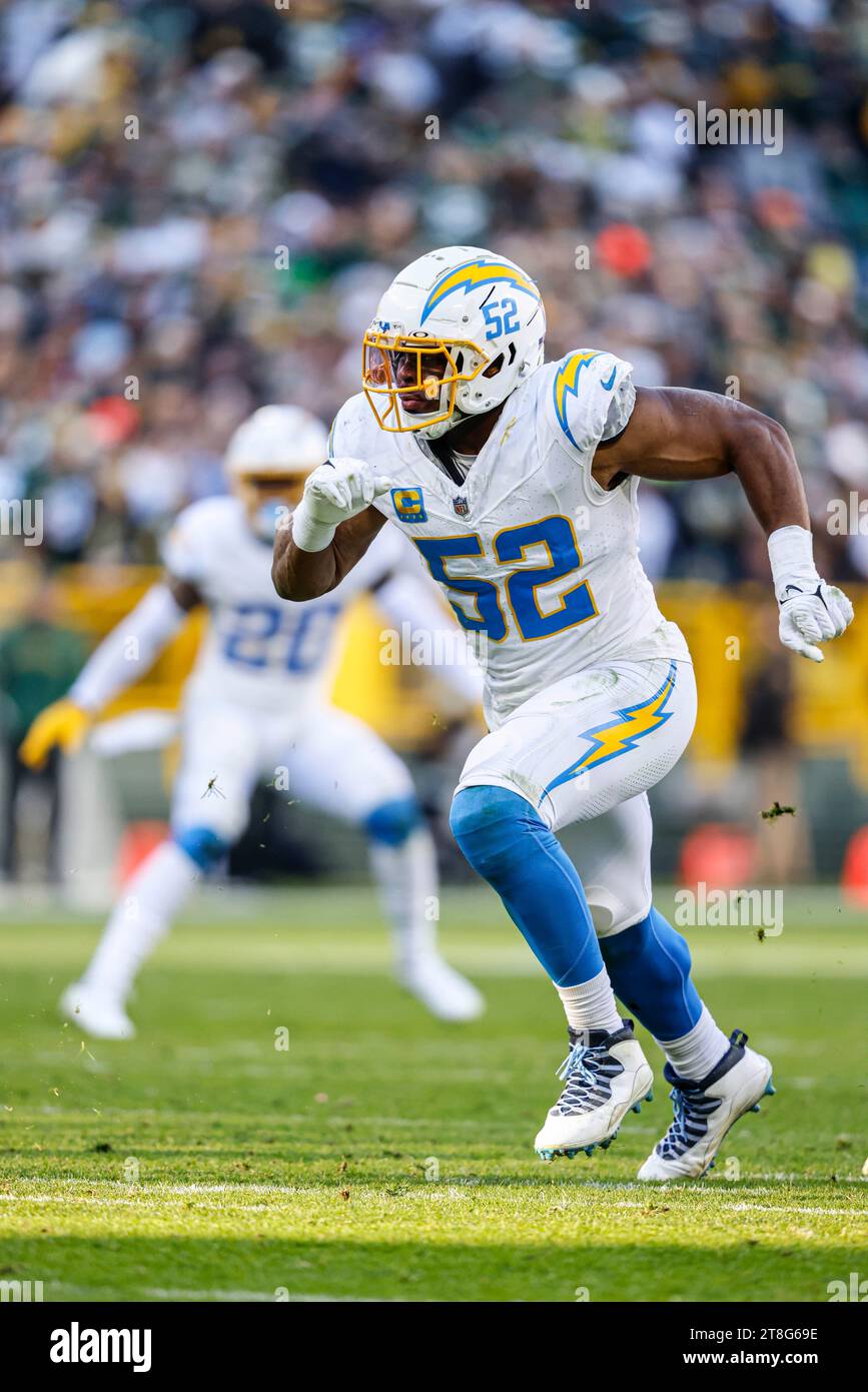 Los Angeles Chargers linebacker Khalil Mack (52) rushes during an NFL ...