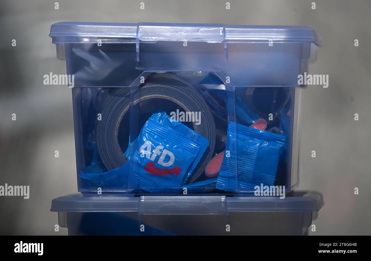 Behaelter mit AfD-Partei-Werbematerial, aufgenommen in Muenchen, Bayern ...