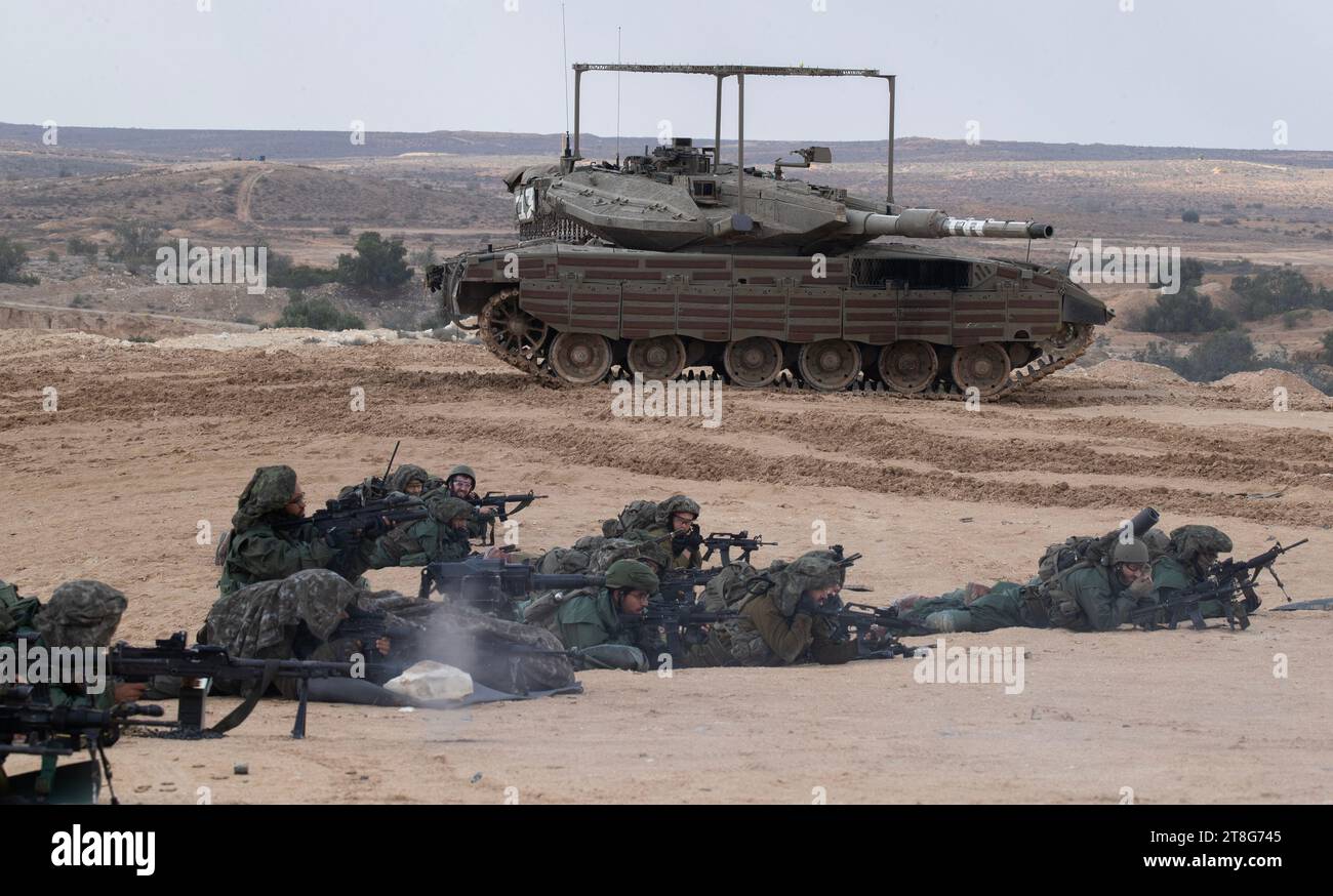Merkava tanks hi-res stock photography and images - Alamy