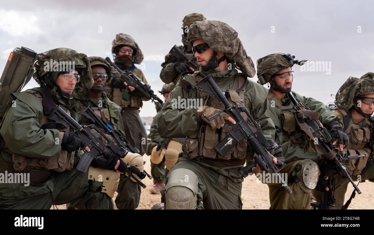 Idf base exercise hi-res stock photography and images - Alamy