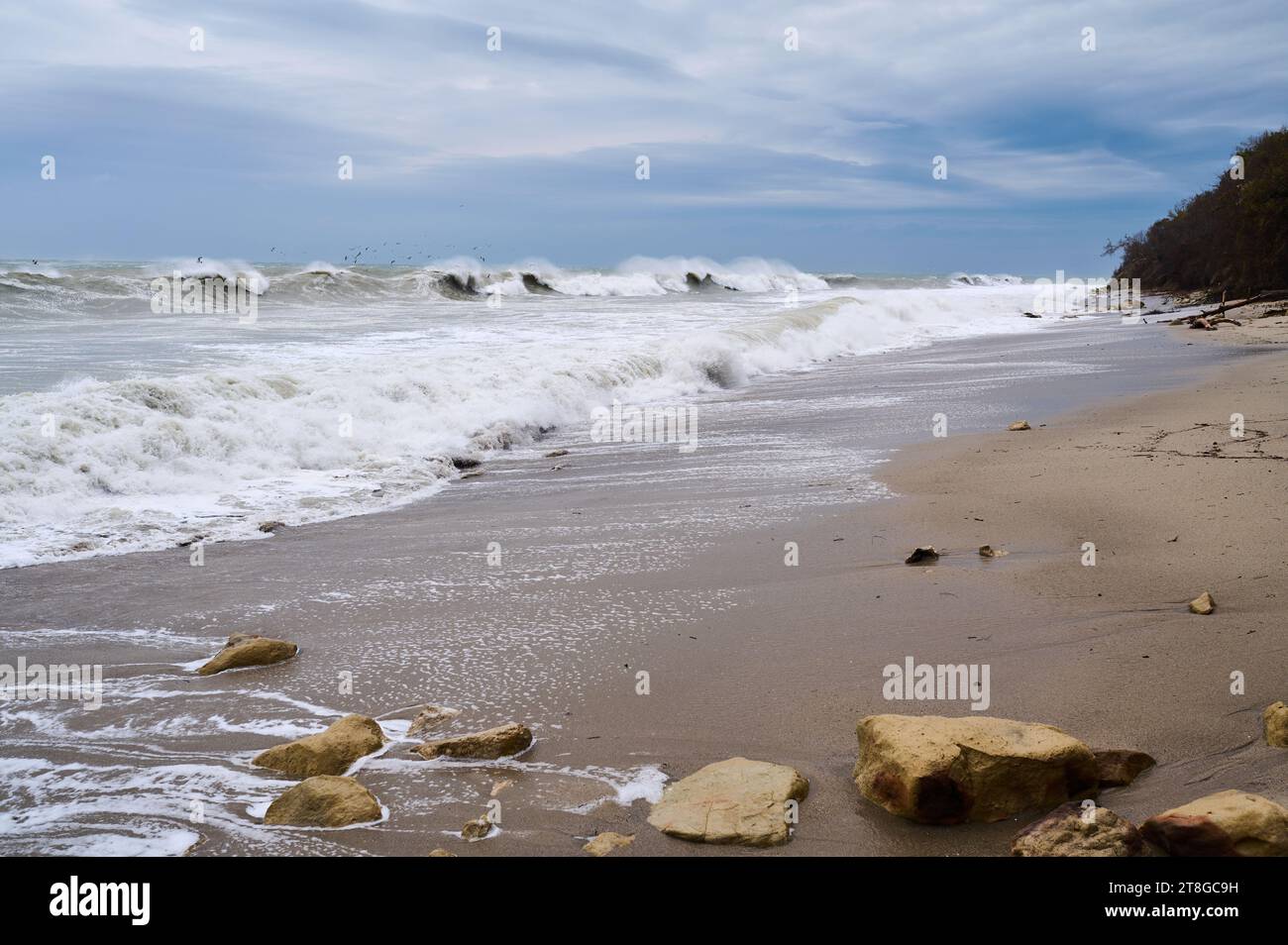 Raging huge waves during an incredibly powerful storm in the Black Sea ...
