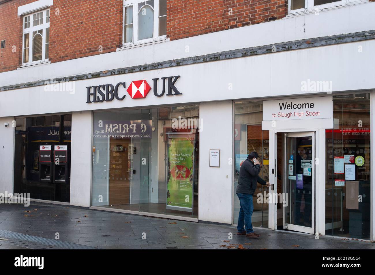Slough, UK. 20th November, 2023. An HSBC UK bank in Slough High Street ...