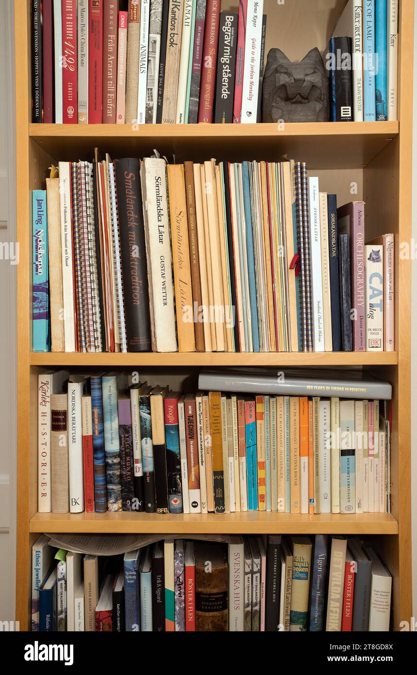 Books only hi-res stock photography and images - Alamy