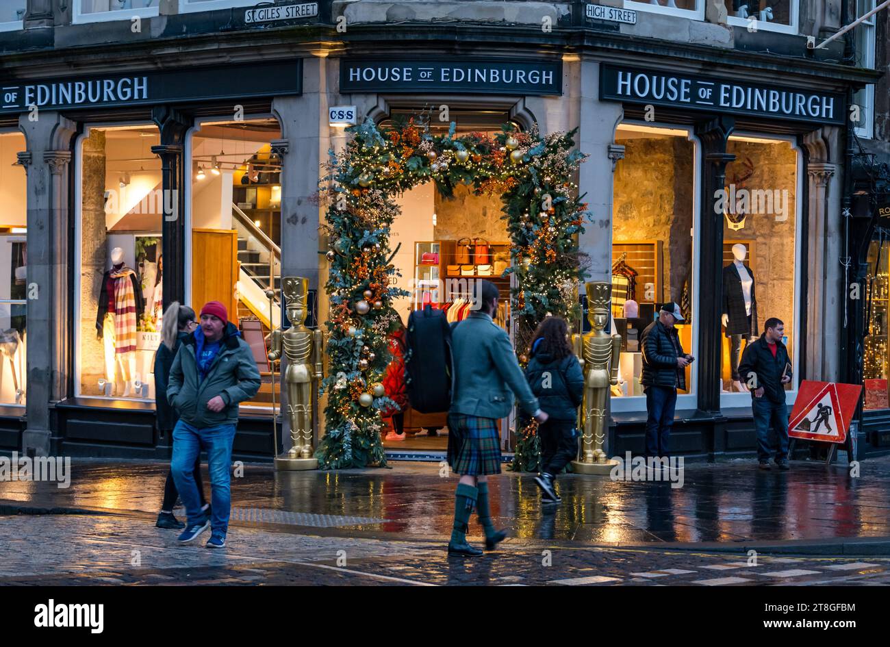 Edinburgh, Scotland, UK, 20th November 2023. The lights of Christmas ...