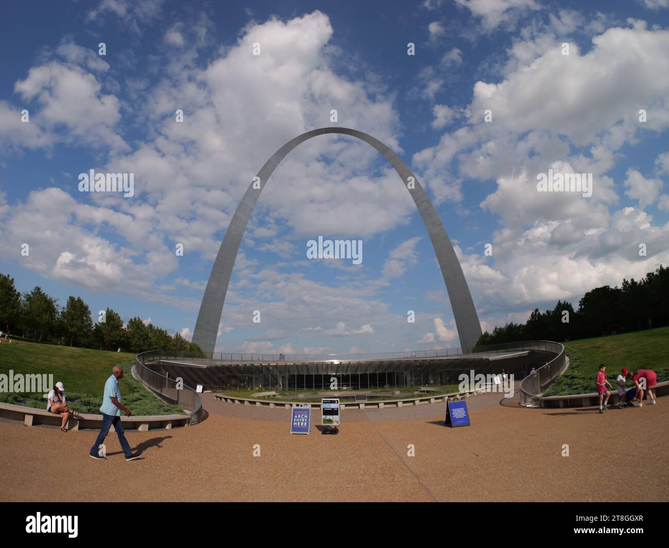 St. Louis, Missouri - June 21, 2023: The Gateway Arch in St Louis, MO ...