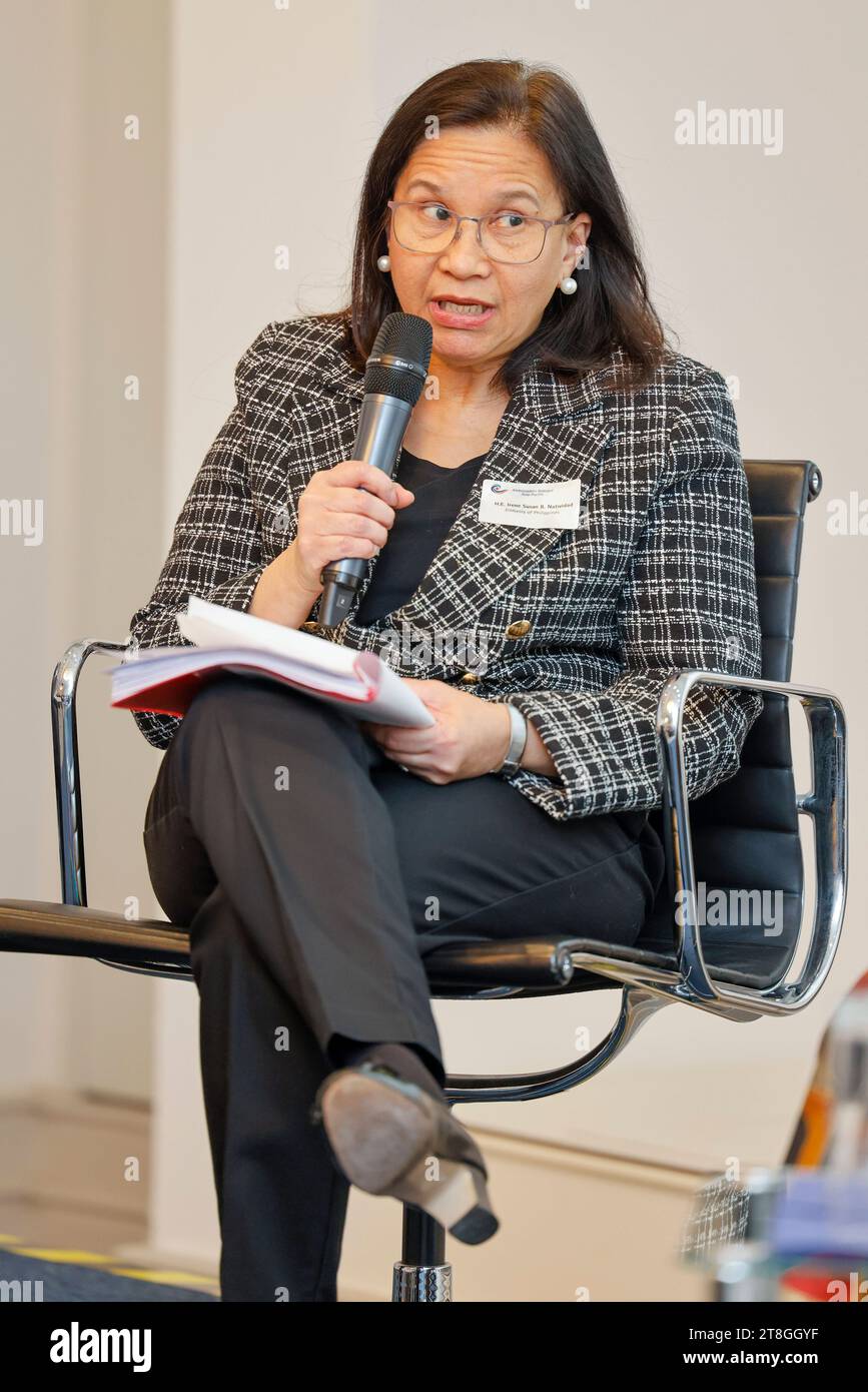 Irene susan barreiro natividad hi-res stock photography and images - Alamy