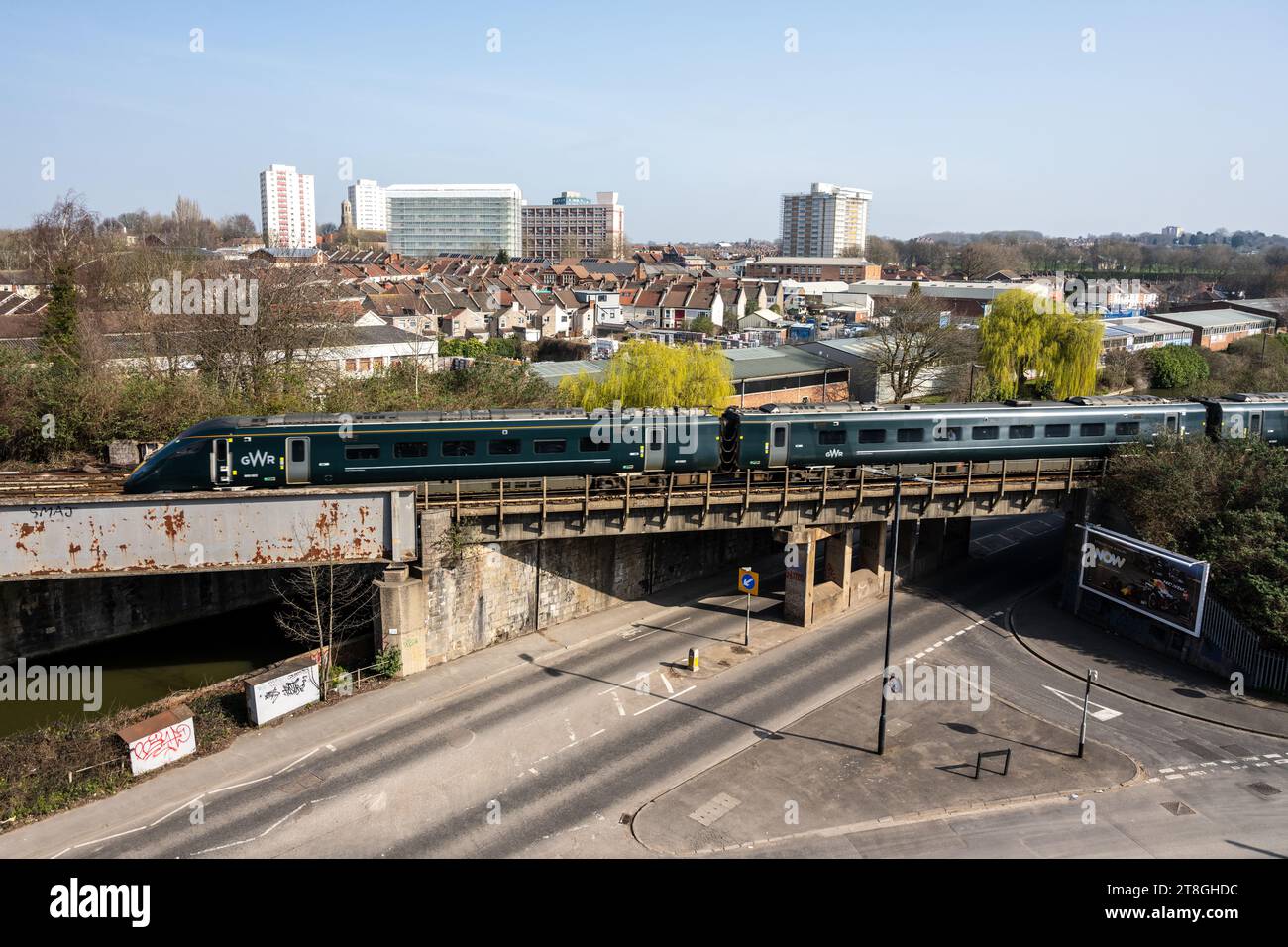A GWR Intercity Express train crosses Bristol's Feeder Canal on the ...
