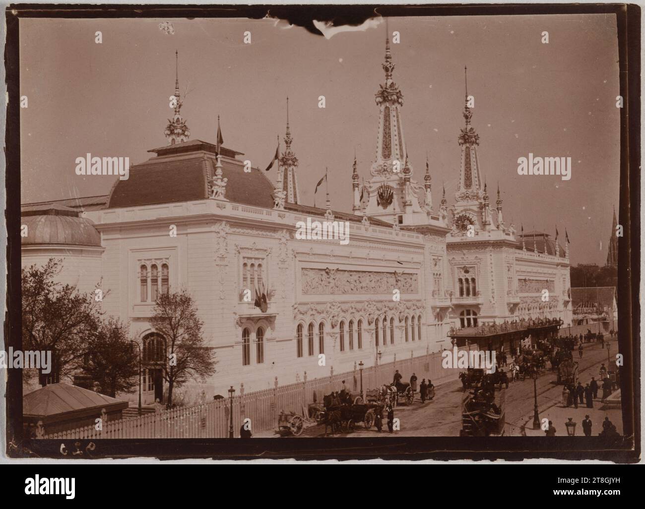 One of the palaces on the Esplanade des Invalides, Gare des Invalides ...