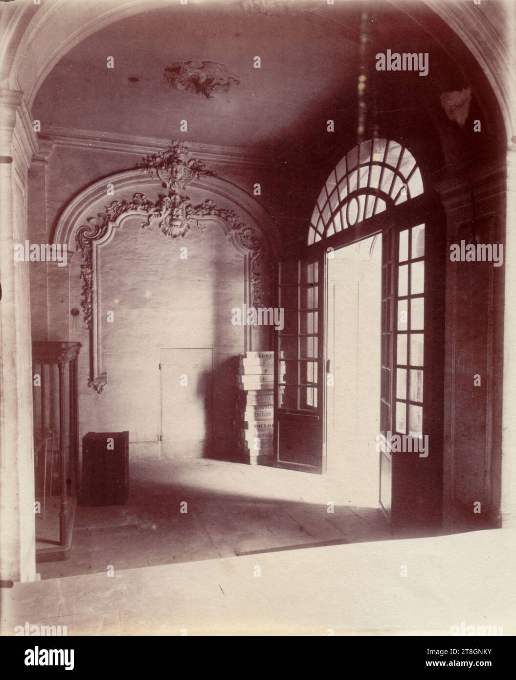 Vestibule, Hôtel de La Grange (built by Thomas Le Lièvre in 1673), rue ...