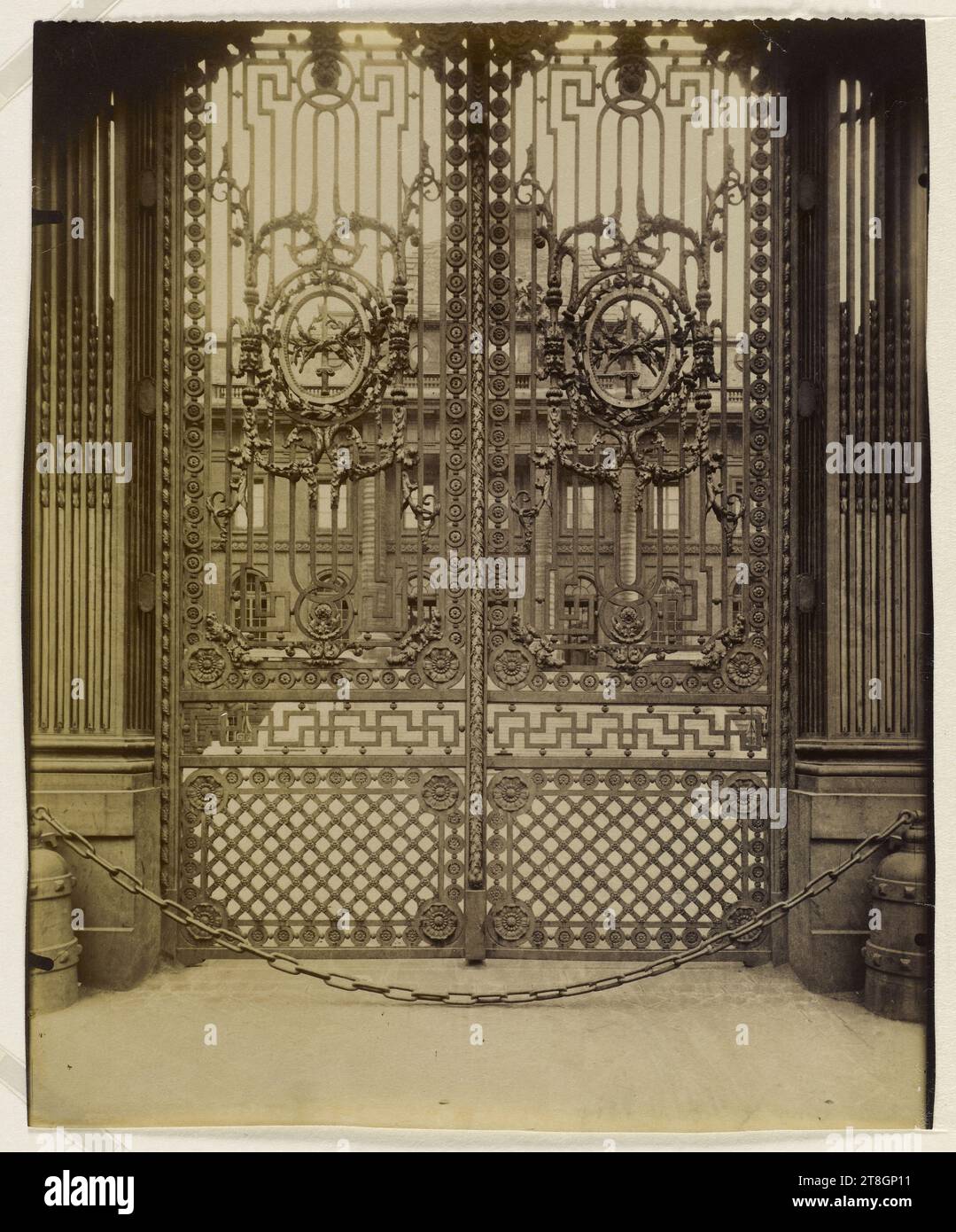 Entrance gate of the courthouse, 74 boulevard du Palais, 1st ...