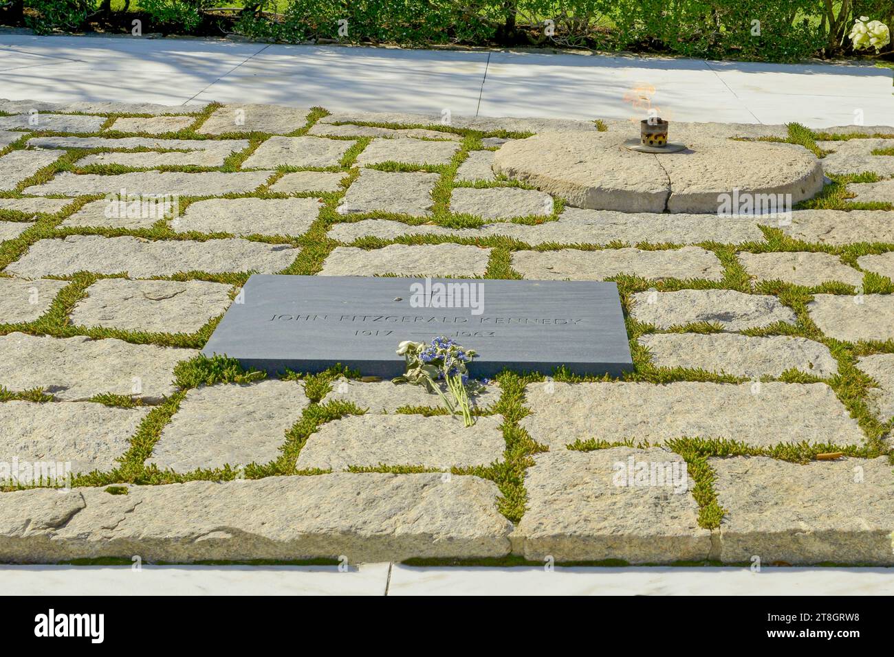 The eternal flame and headstone of President John F Kennedy at ...