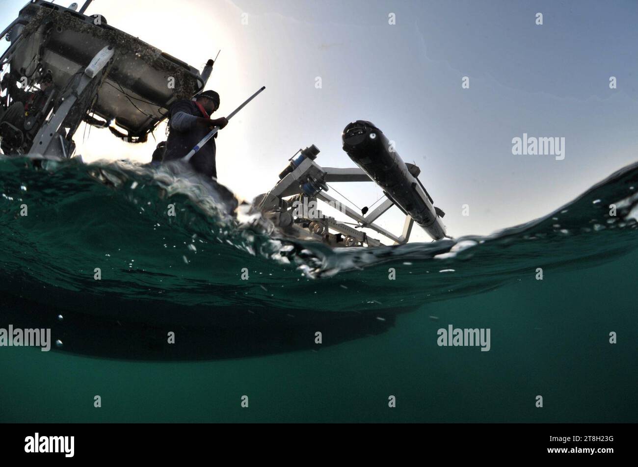 Uuv operations hi-res stock photography and images - Alamy