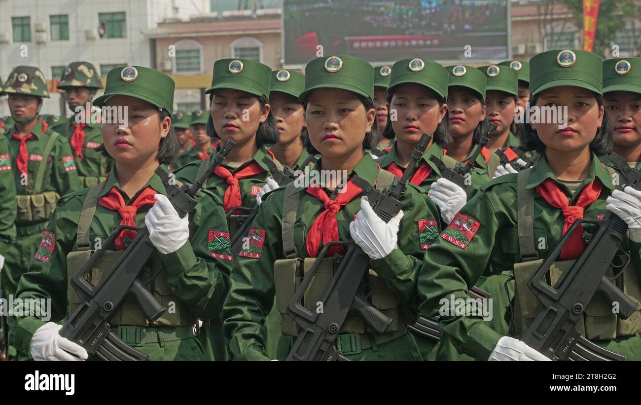 UWSA female soldiers stand at attention during ceremonies Stock Photo ...