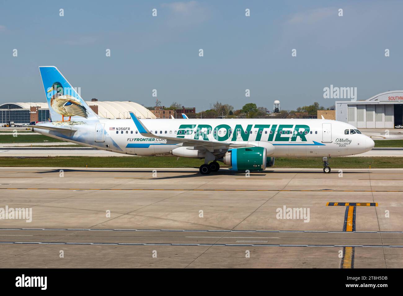 Frontier Airlines Airbus A320neo Flugzeug Flughafen Chicago Midway in ...