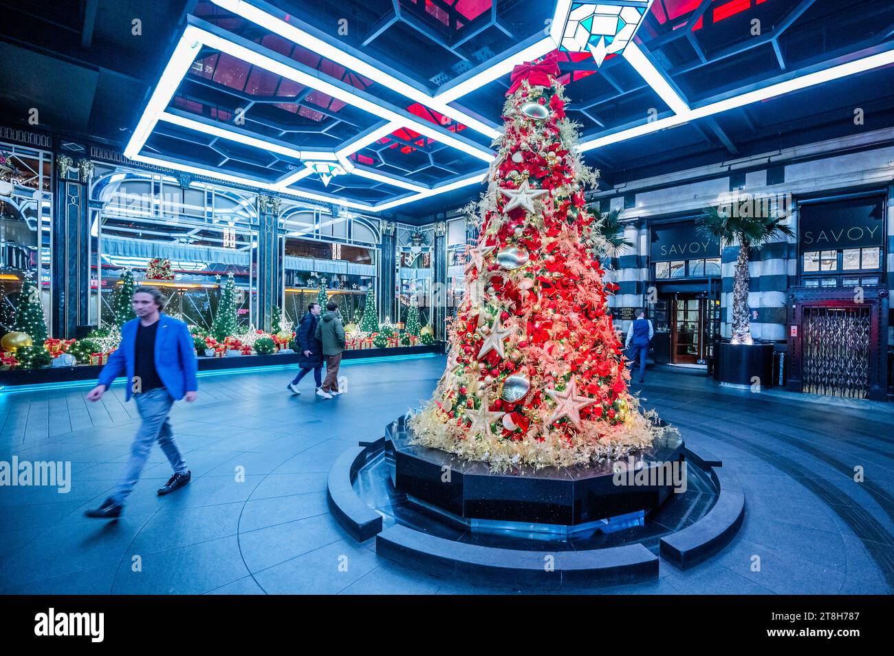 London, UK. 20th Nov, 2023. Francis Bourgeois (British trainspotter ...