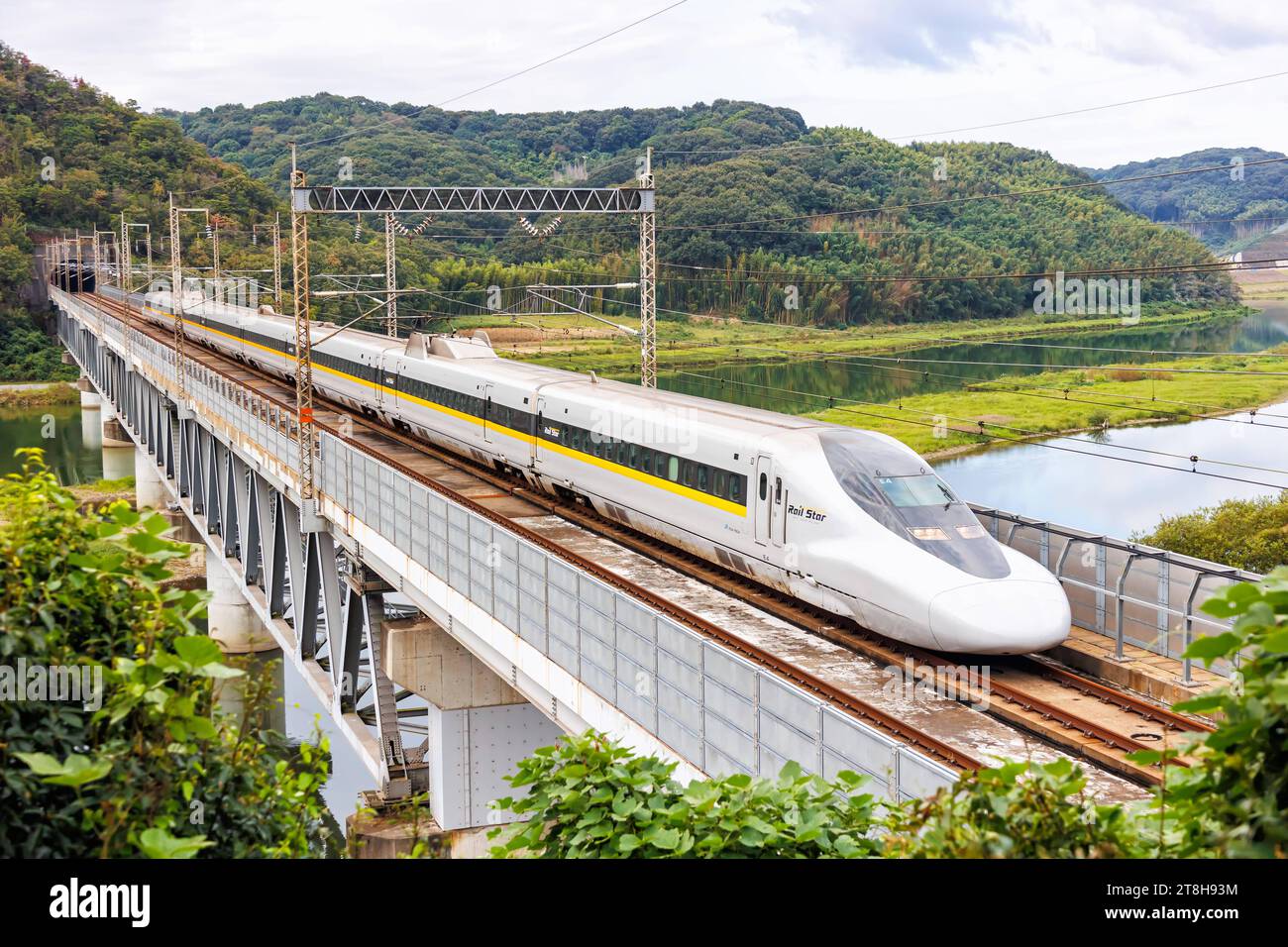 Shinkansen Typ 700 Hochgeschwindigkeitszug der Japan Rail JR West Rail Star Zug auf der Sanyo ...