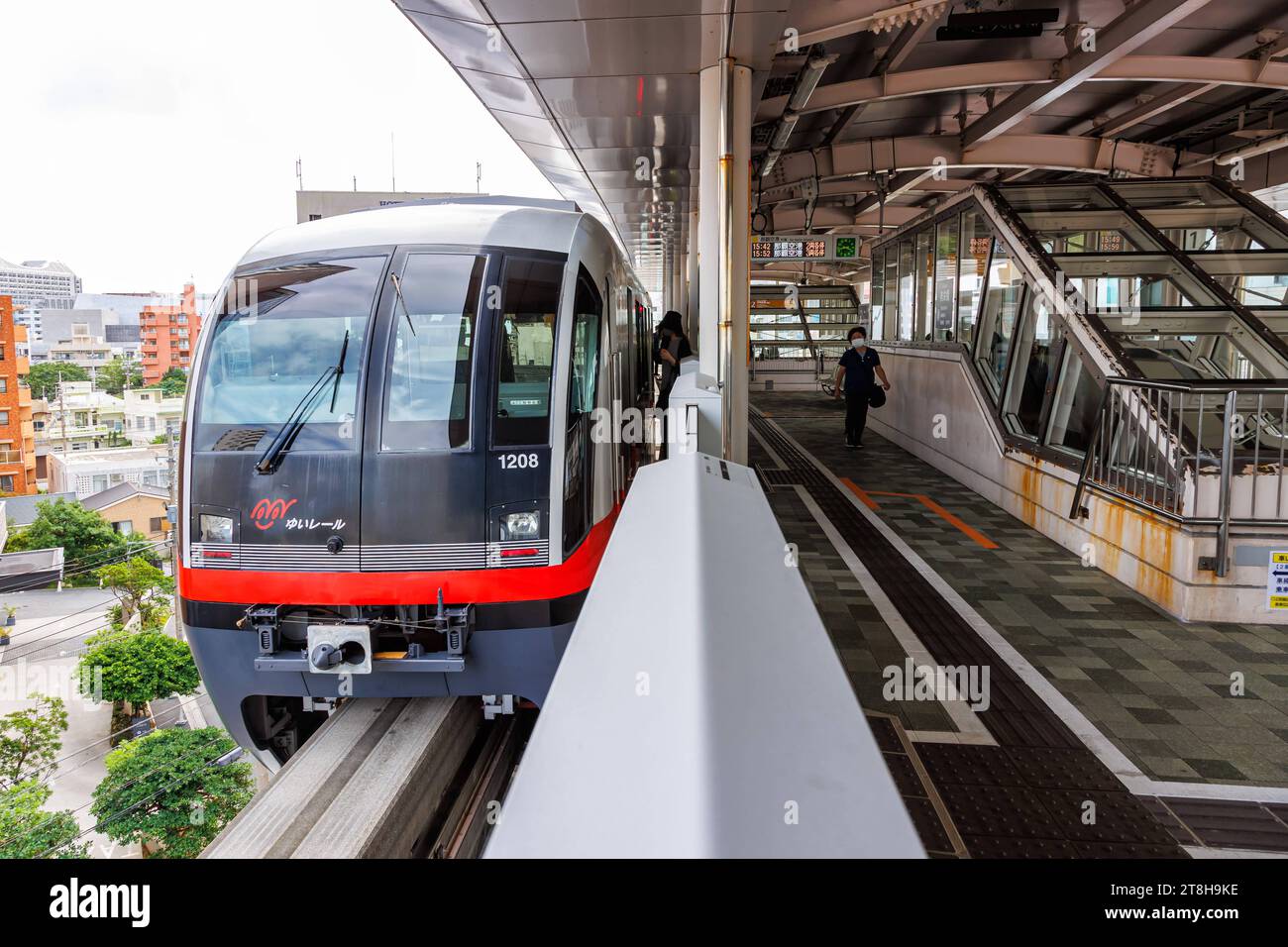 Okinawa Monorail Zug der Einschienenbahn Nahverkehr in Naha, Japan Naha ...