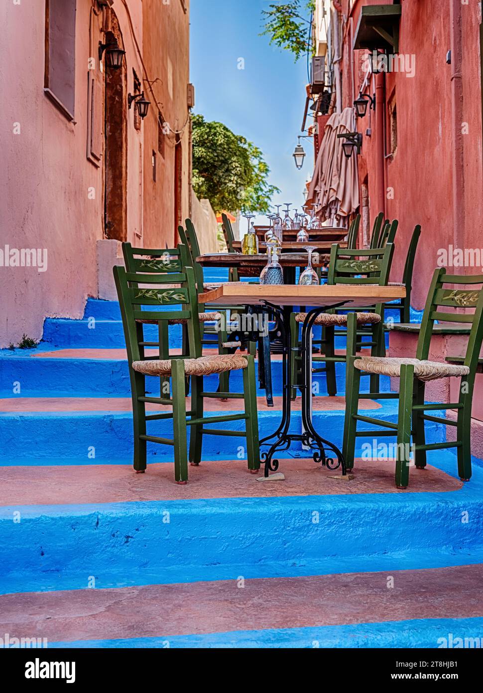 Cafe steps hi-res stock photography and images - Alamy
