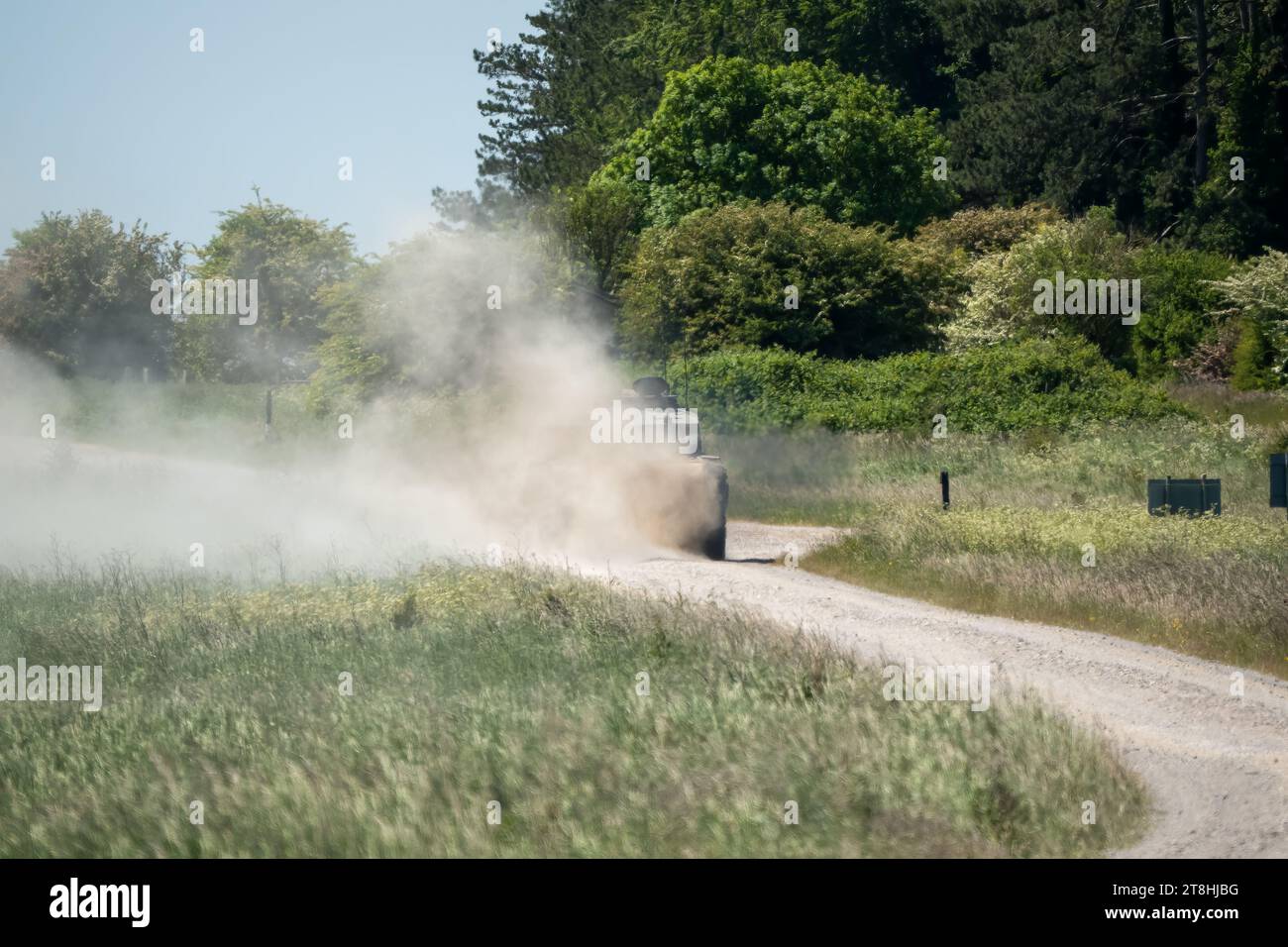 British army FV4034 Challenger 2 ii main battle tank throwing up huge ...