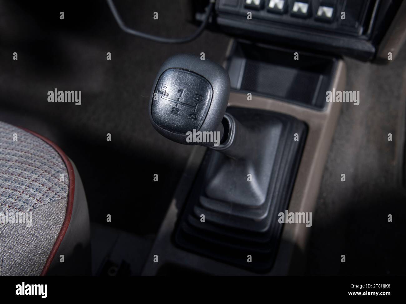 4 speed gear stick in a 1992 Austin Maestro Police car from Lancashire ...