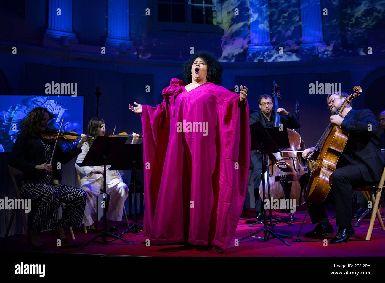 Young tania hi-res stock photography and images - Alamy