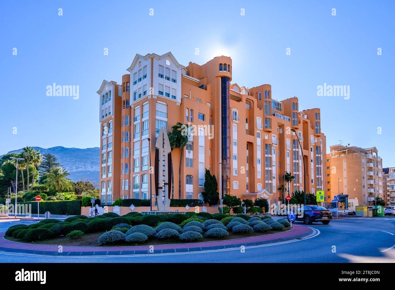 Modern architecture residential building hi-res stock photography and ...