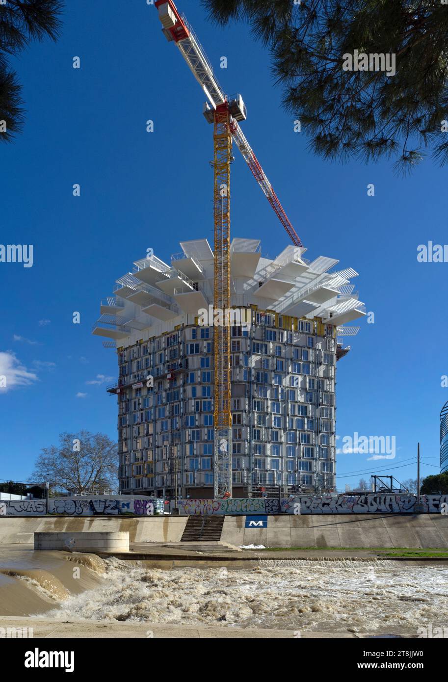 Construction site. Modern building " L'Arbre Blanc ", Les Berges du Lez ...