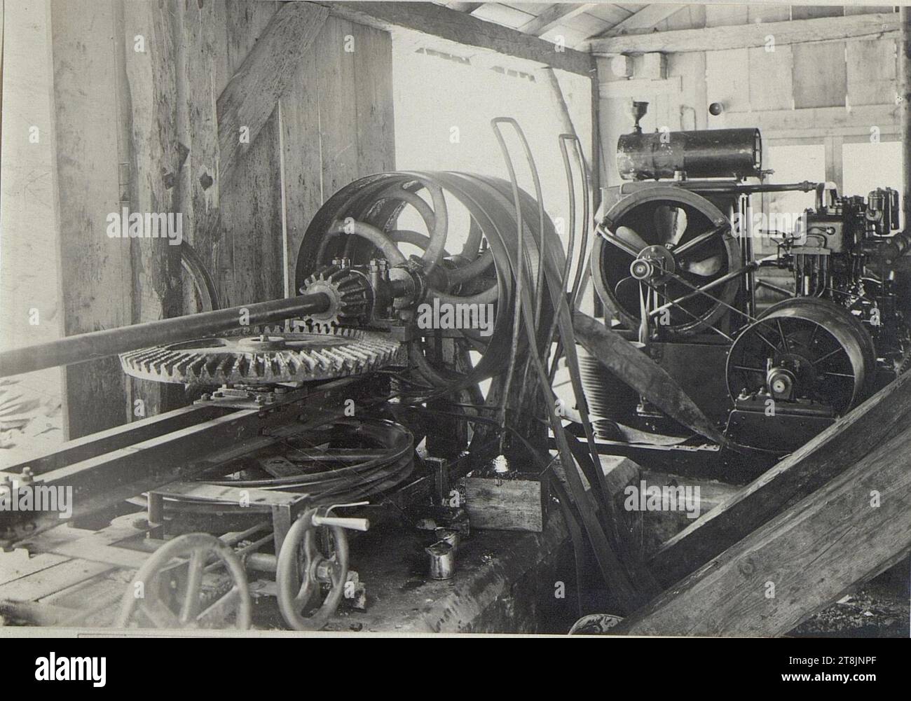 Val dell' Guferno, Antrieb und Aufzugstation Stock Photo - Alamy