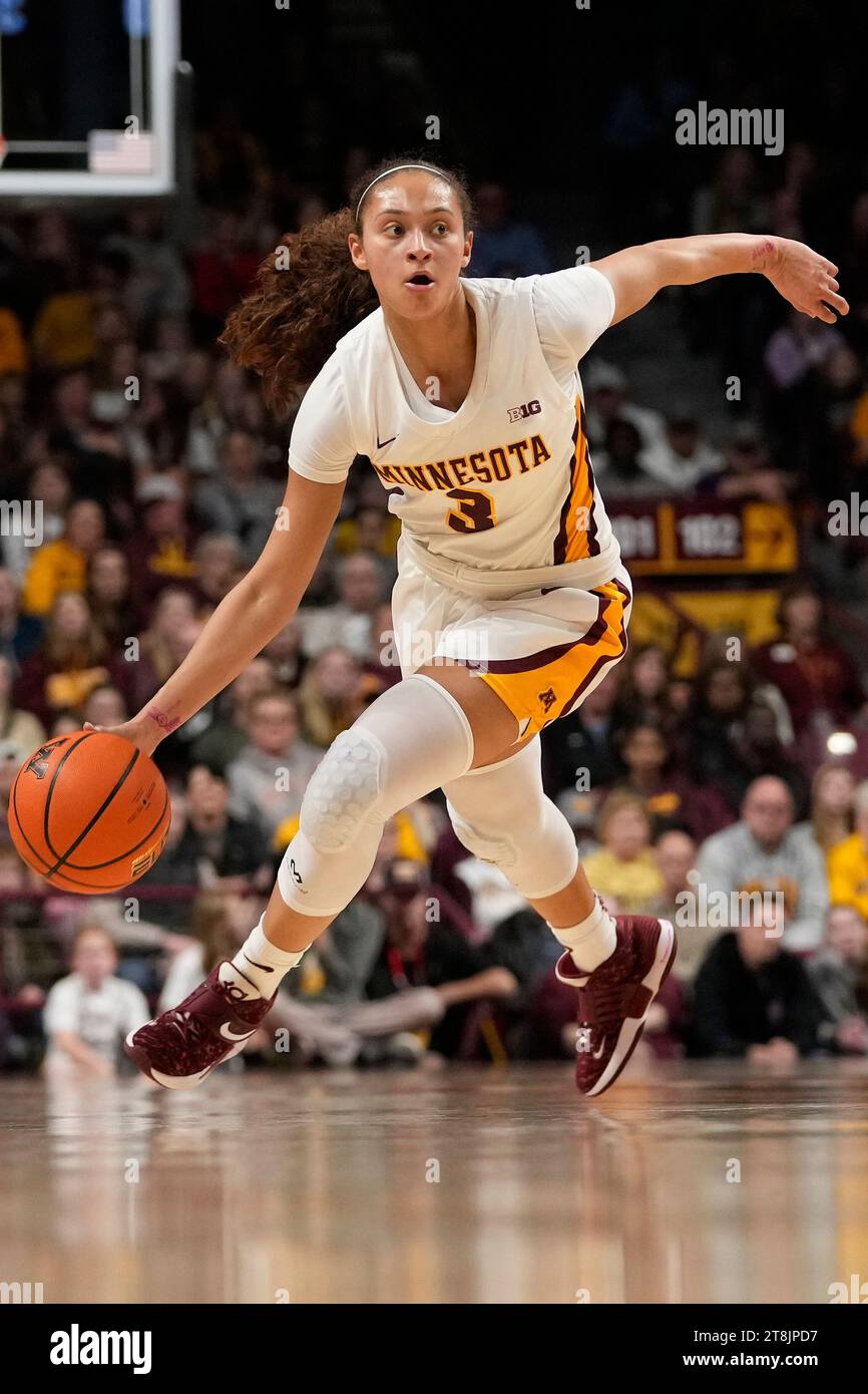 Minnesota guard Amaya Battle (3) dribbles down the court during the ...