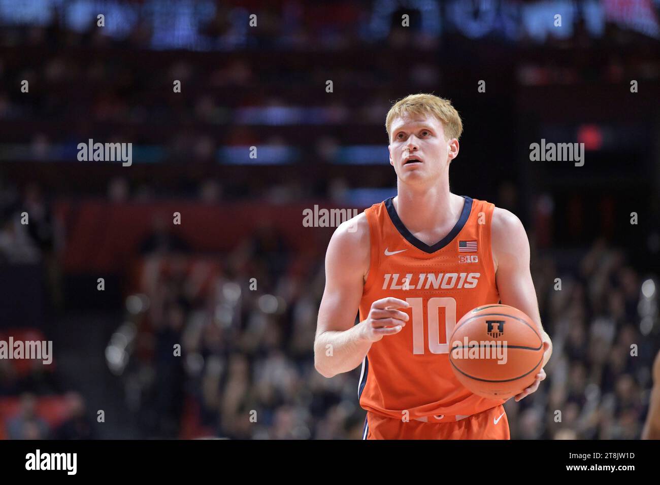 CHAMPAIGN, IL - NOVEMBER 14: Illinois Fighting Illini Guard Luke Goode ...